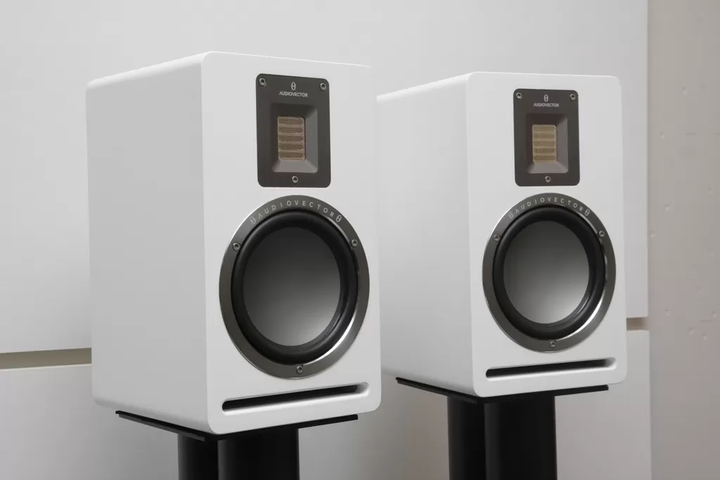 Audiovector QR1 - Tuhat hyvää syytä | Hifi