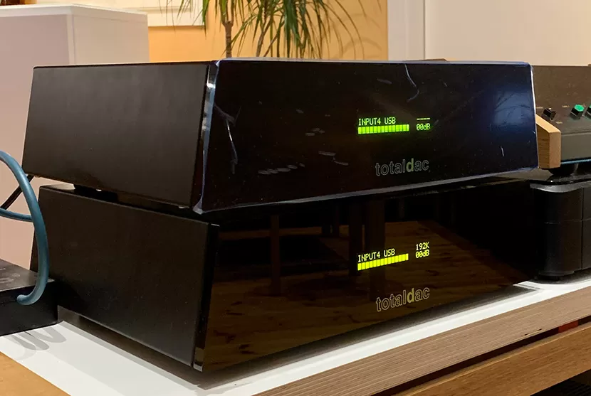 Korjaus: Totaldac D1 Direct, sisäkuva | Hifi